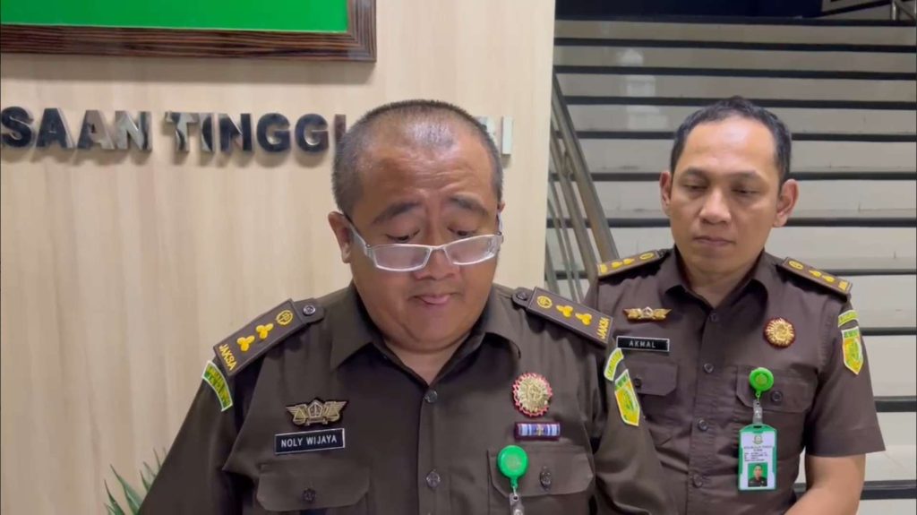 Dugaan Korupsi Rugikan Negara 105 Miliar, Tim Penyidik Pidsus Kejati Jambi Tahan Tersangka BK ...
